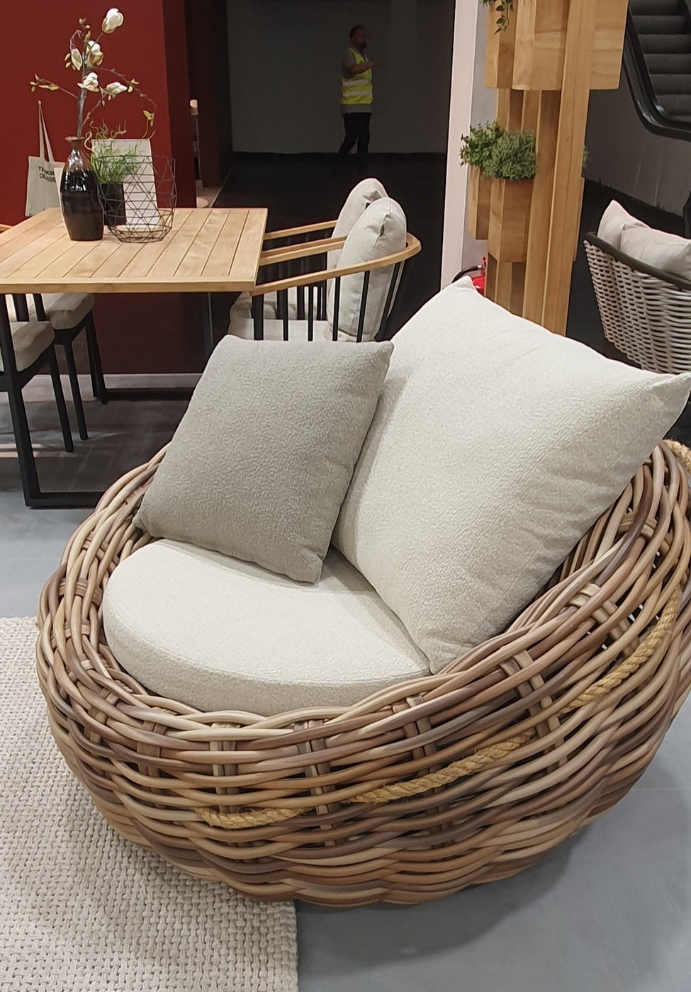 Cocoon Loungestoel Weerbestendig Bouclé Apple Bee met vlechtwerk ...